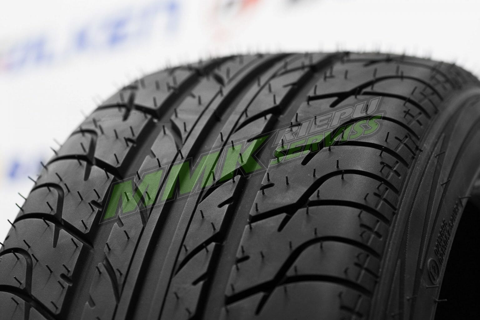 215/60R16 Kormoran Gamma B2 99V XL (Michelin) • MMK Riepas