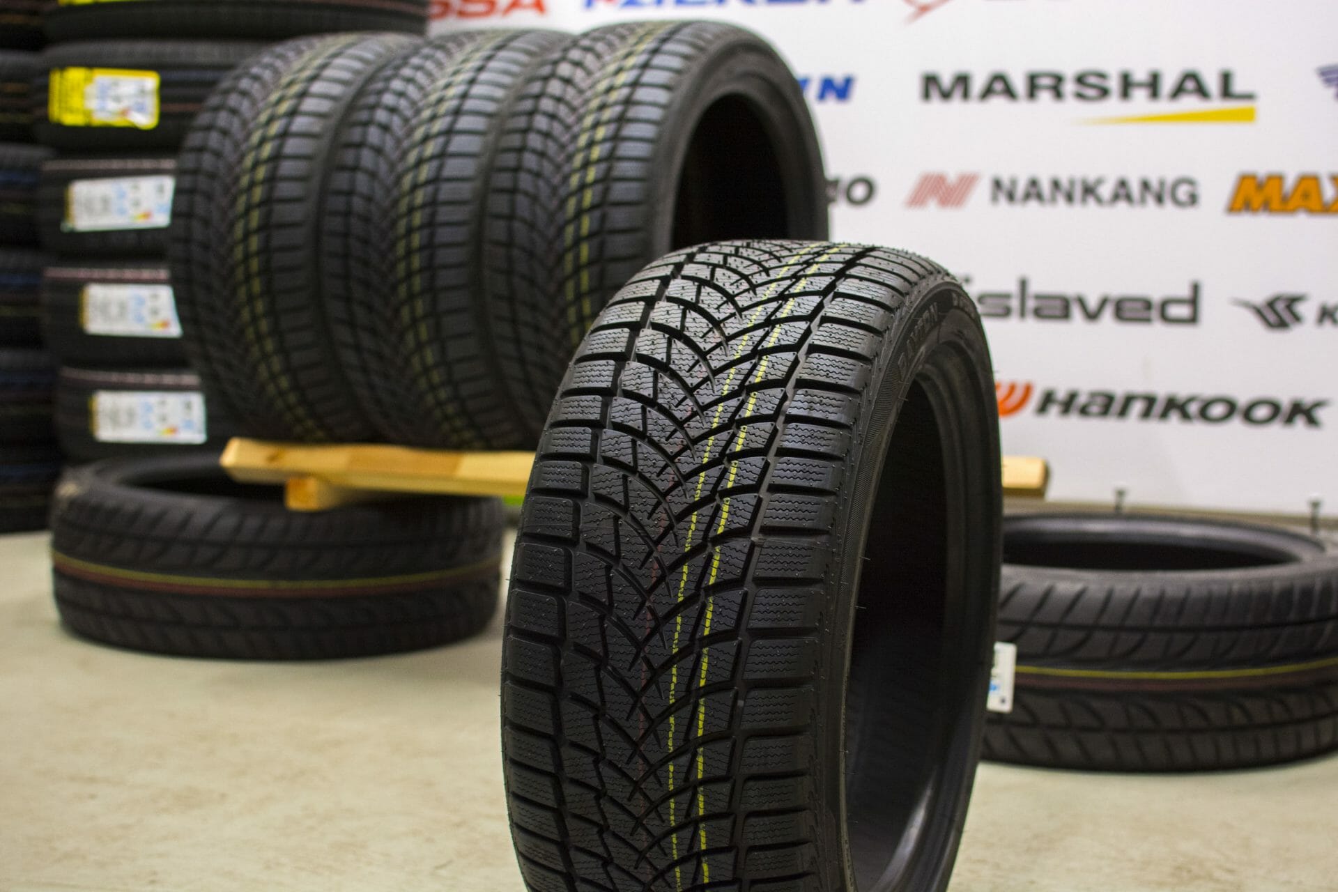 Dayton vissezonas riepas