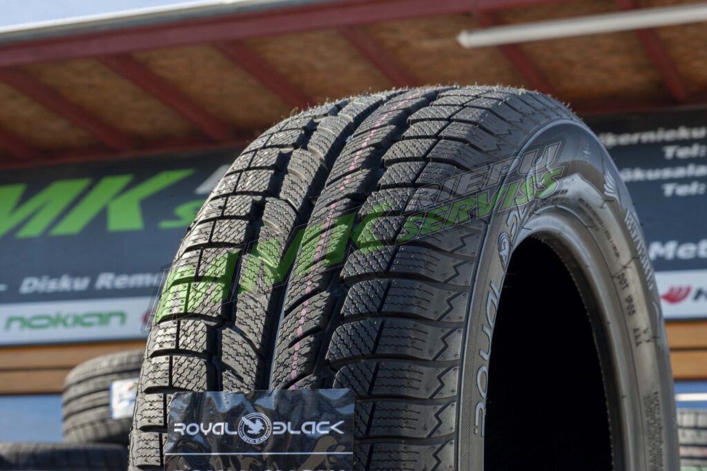 225/65R17 Royal Black Royal Snow 102T • MMK Riepas