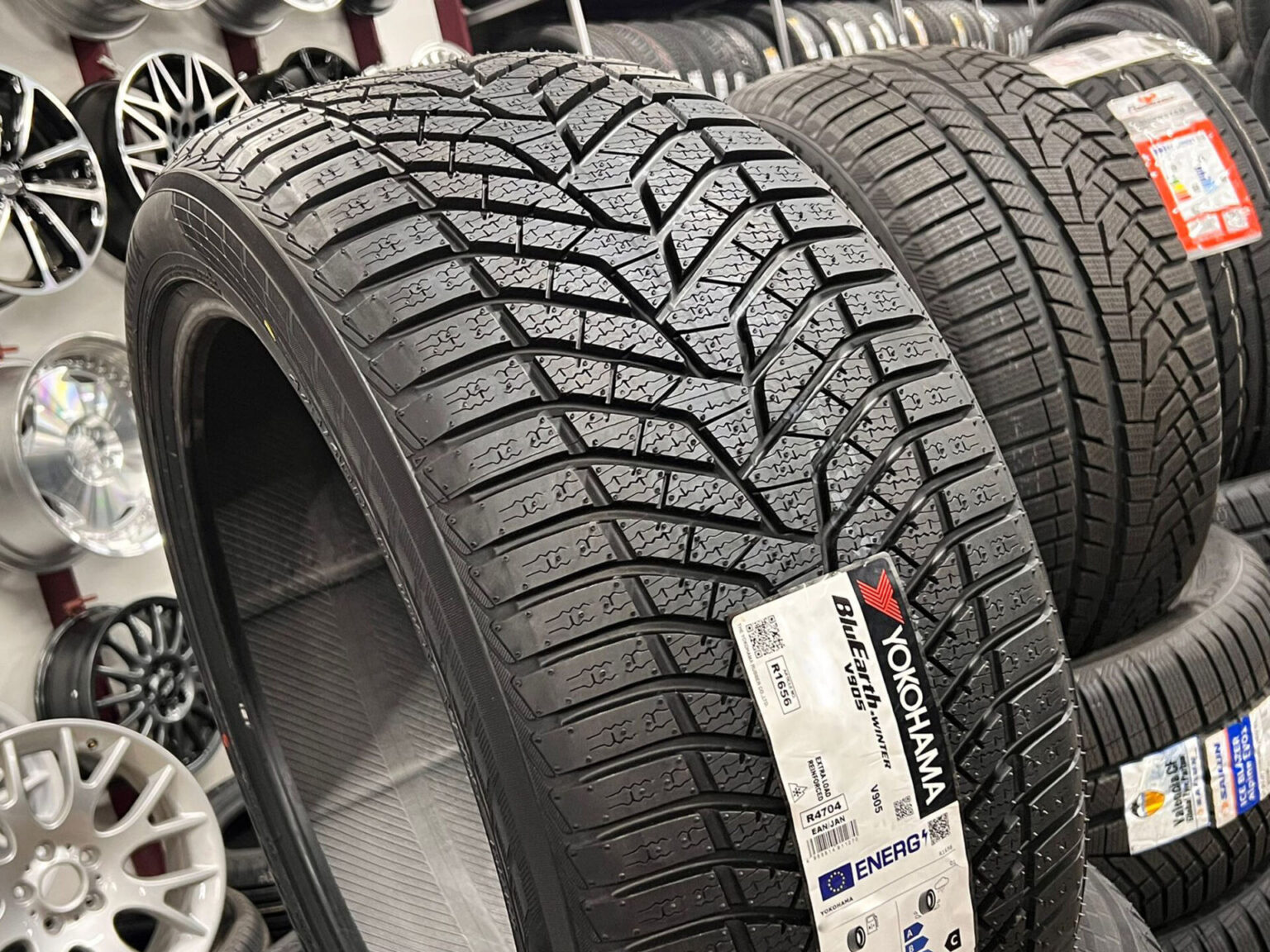 255/50R19 Yokohama BluEarth*Winter V905 107V XL DOT • MMK Riepas