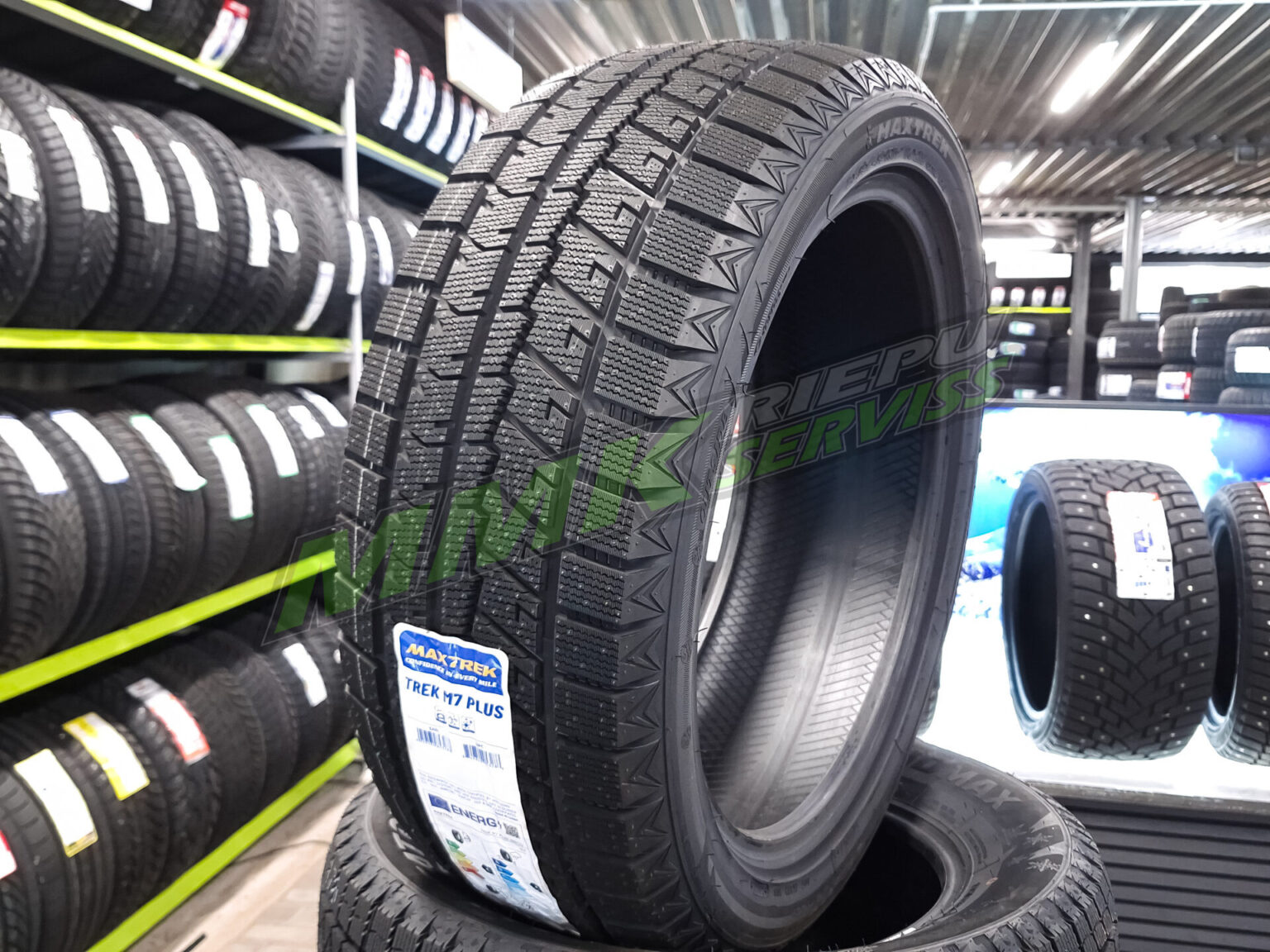 215/50R18 Maxtrek Trek M7 PLUS 96T XL • MMK Riepas